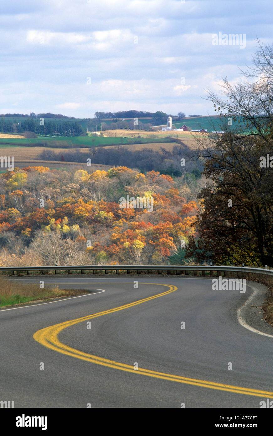 WINDING ROAD THROUGH S.E. MINNESOTA BLUFF COUNTRY IN LATE FALL Stock ...