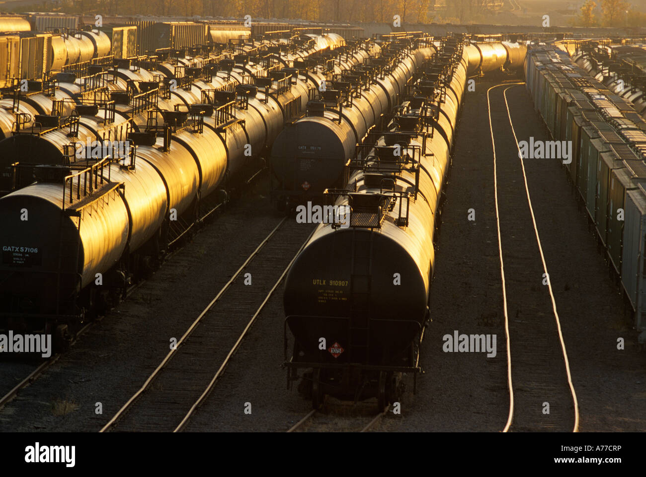 Oil tanker railroad cars hi-res stock photography and images - Alamy