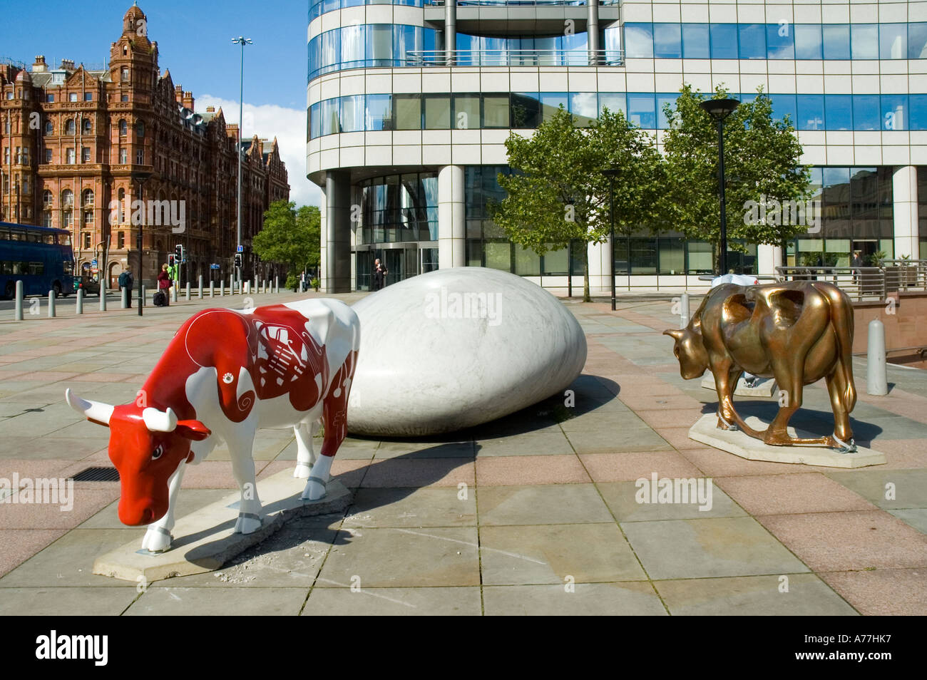 Exhibits of the 2004 Cow Parade and 'Touchstone', a sculpture by Kan ...