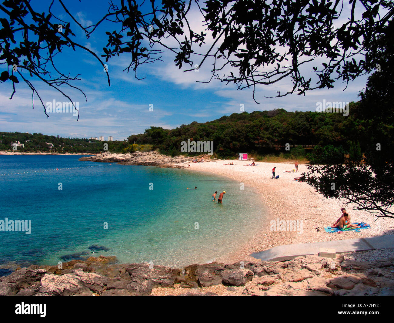 Typischer Strand in Istrien typical beach in Istria Stock Photo - Alamy