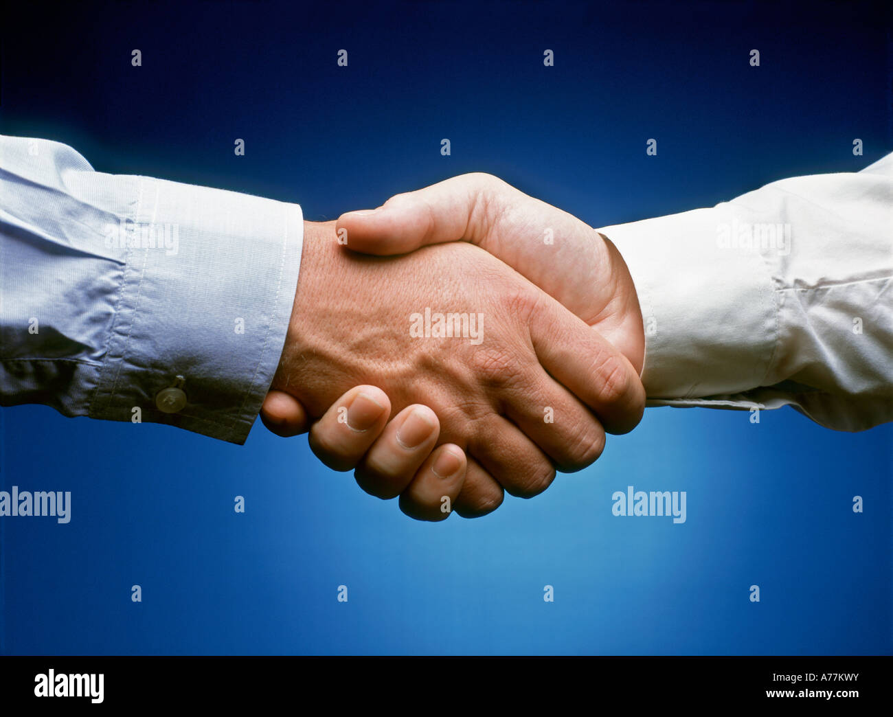 HANDSHAKE AGREEMENT DEAL Stock Photo - Alamy