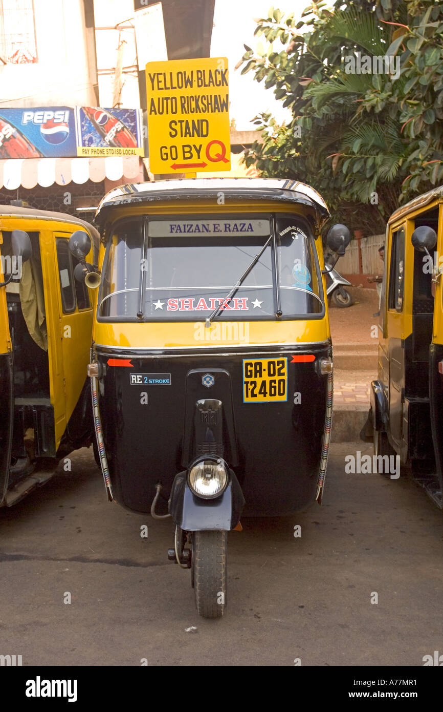 Auto rickshaw stand india hi-res stock photography and images - Alamy