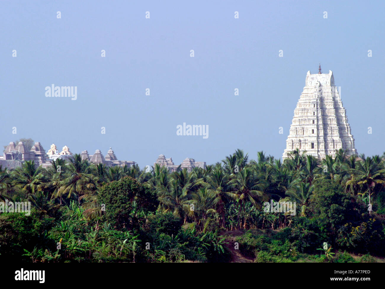 the main temple in hampi india Stock Photo - Alamy