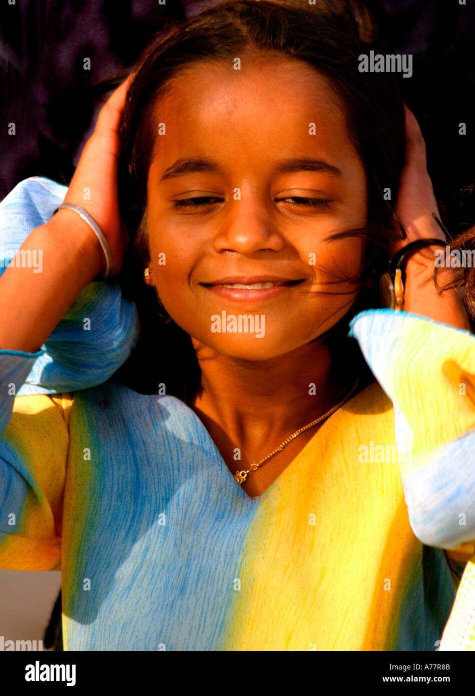 a little indian girl Stock Photo - Alamy