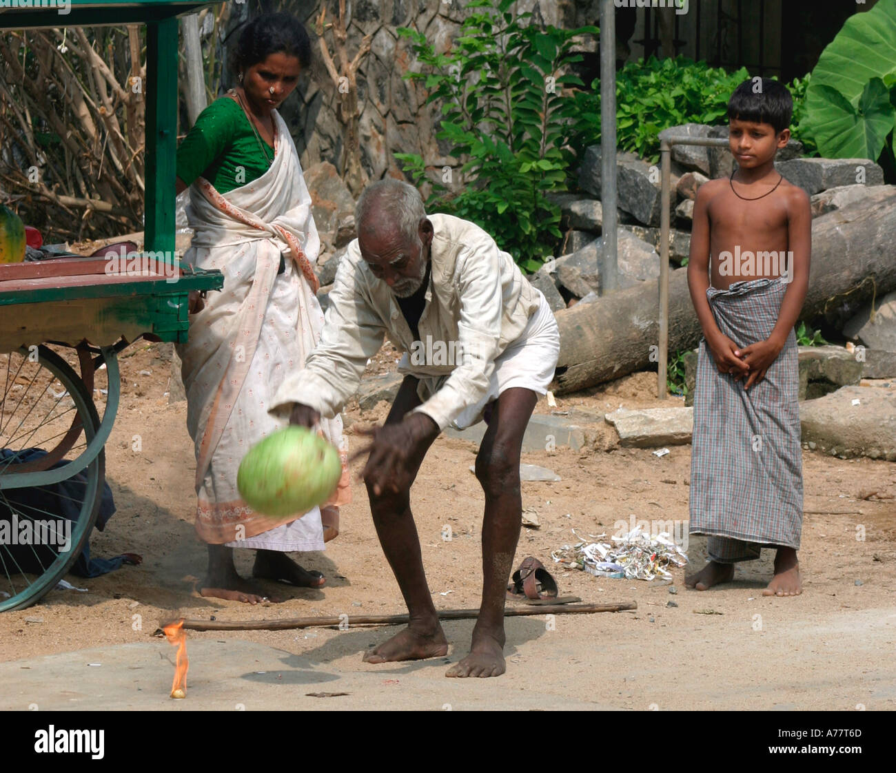 Smashing watermelon hi-res stock photography and images - Alamy