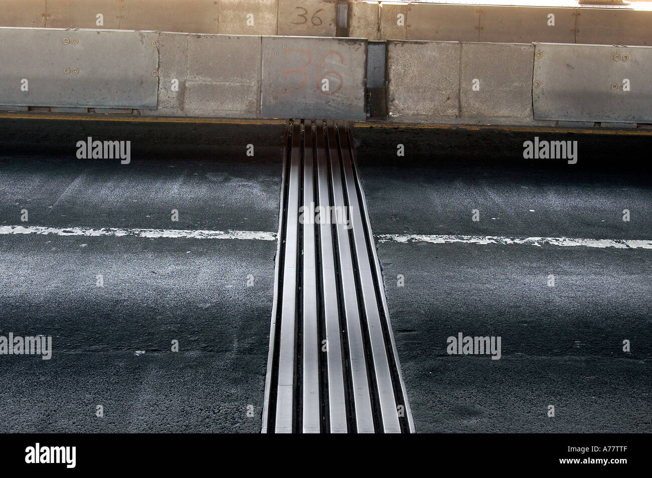 Contraction joint hi-res stock photography and images - Alamy