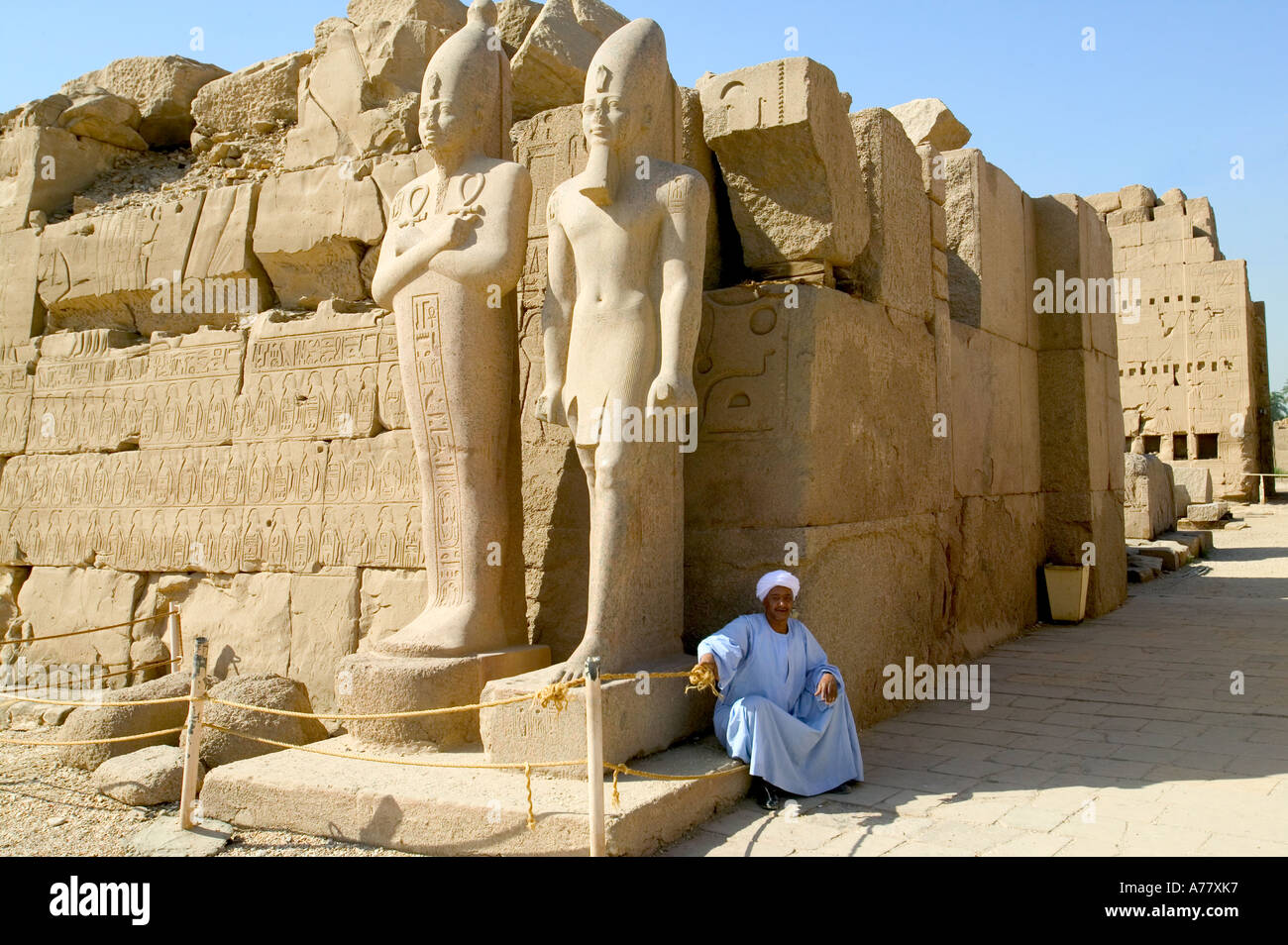 Figures at Karnak Temple Stock Photo - Alamy