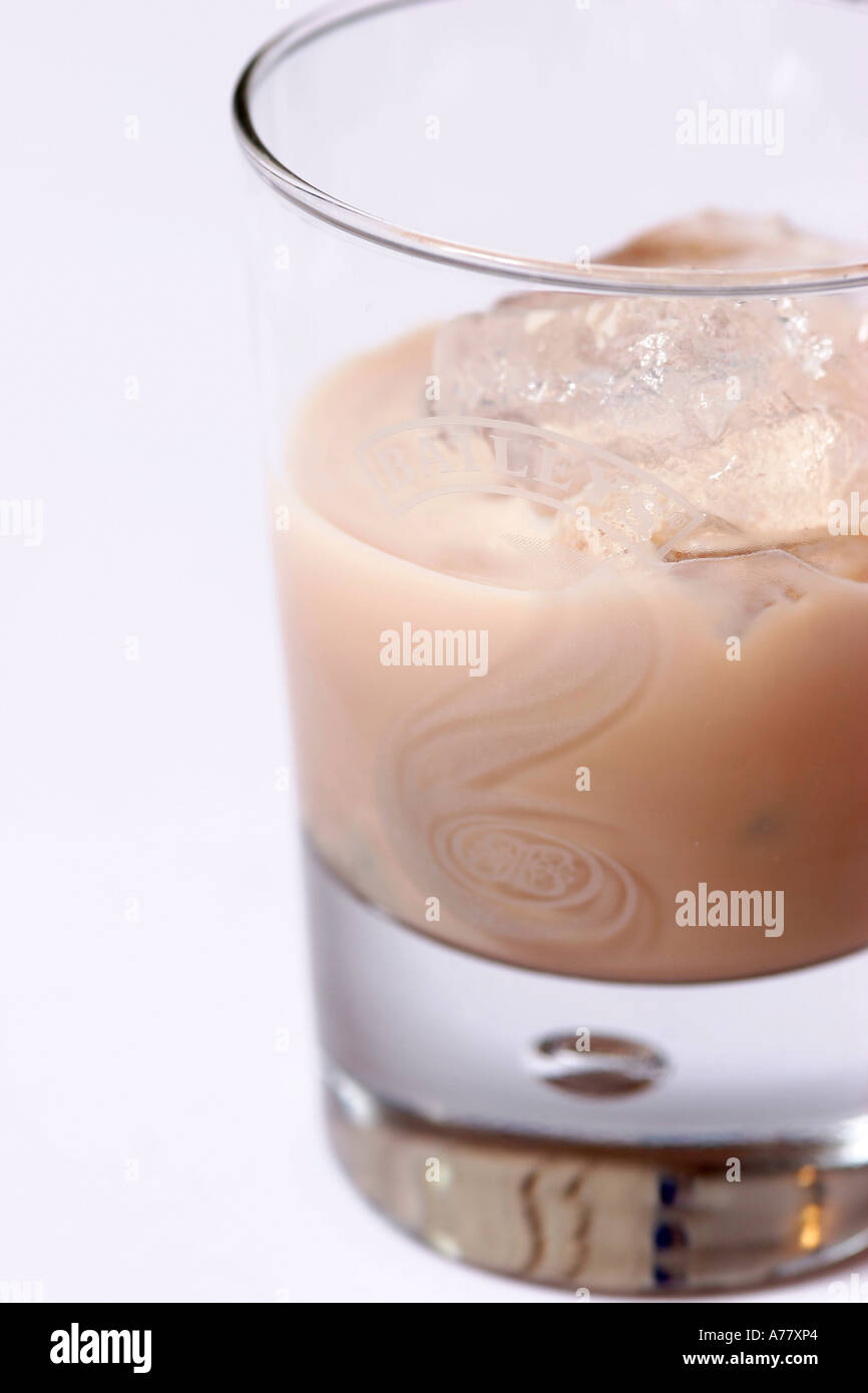 0302 - Baileys with ice Stock Photo - Alamy