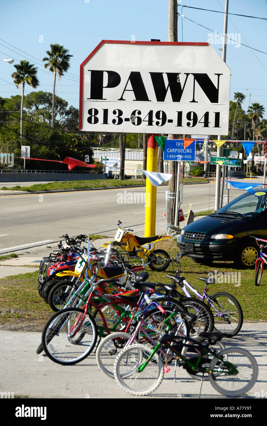 Value pawn shop hi-res stock photography and images - Alamy