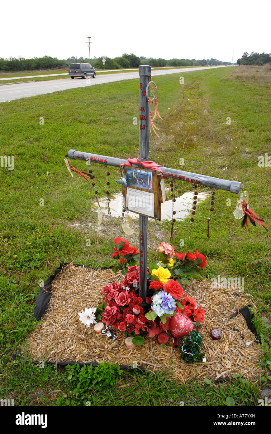 Makeshift roadside memorial monument Stock Photo - Alamy