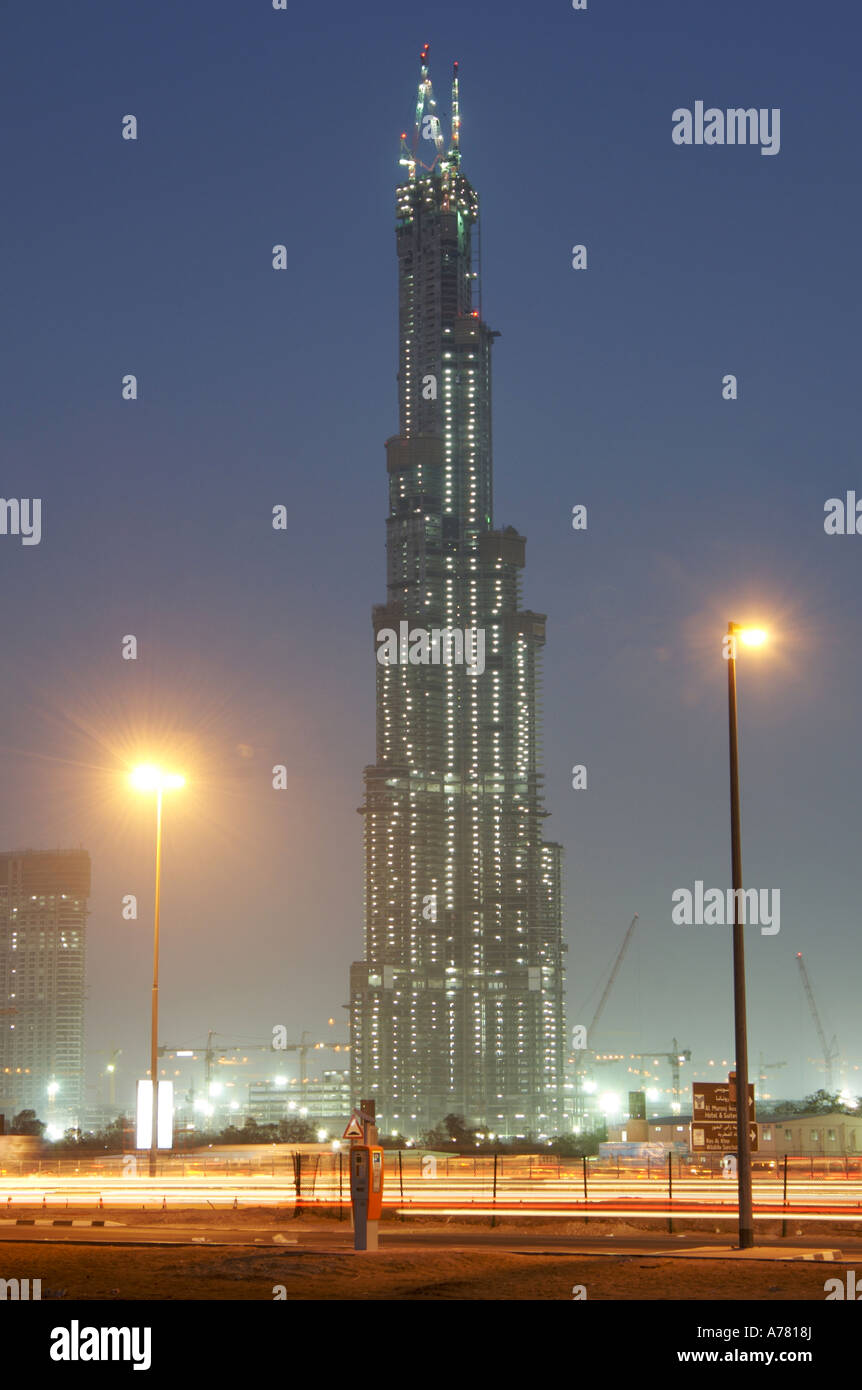 Burj Khalifa in construction in 2007 Stock Photo - Alamy