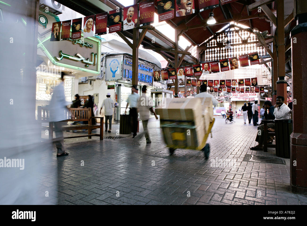 THE FAMOUS DUBAI GOLD SOUK NEAR TO DUBAI CREEK IMAGE BY LEWIS J ...