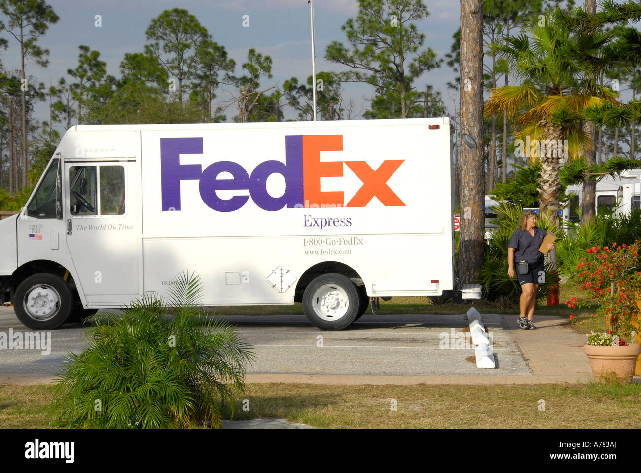 Fed ex truck hi-res stock photography and images - Alamy