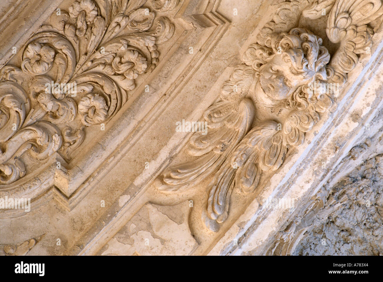 Crumbling stucco hi-res stock photography and images - Alamy