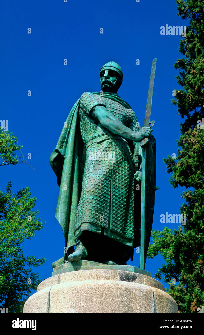 Statue of King Afonso Henriques, first king of Portugal, Castle Sao ...