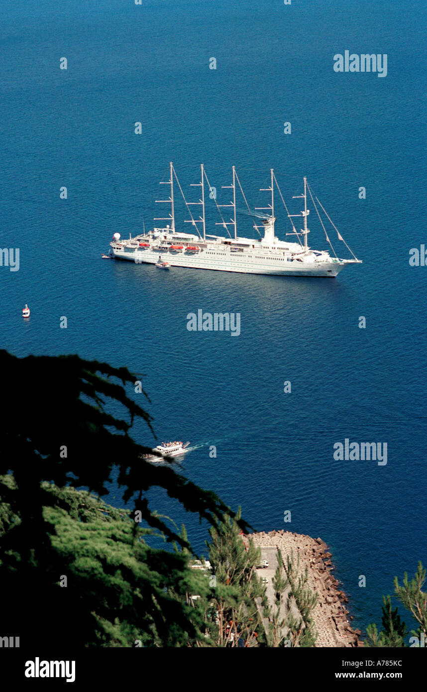 Five masted sailing ship hi-res stock photography and images - Alamy