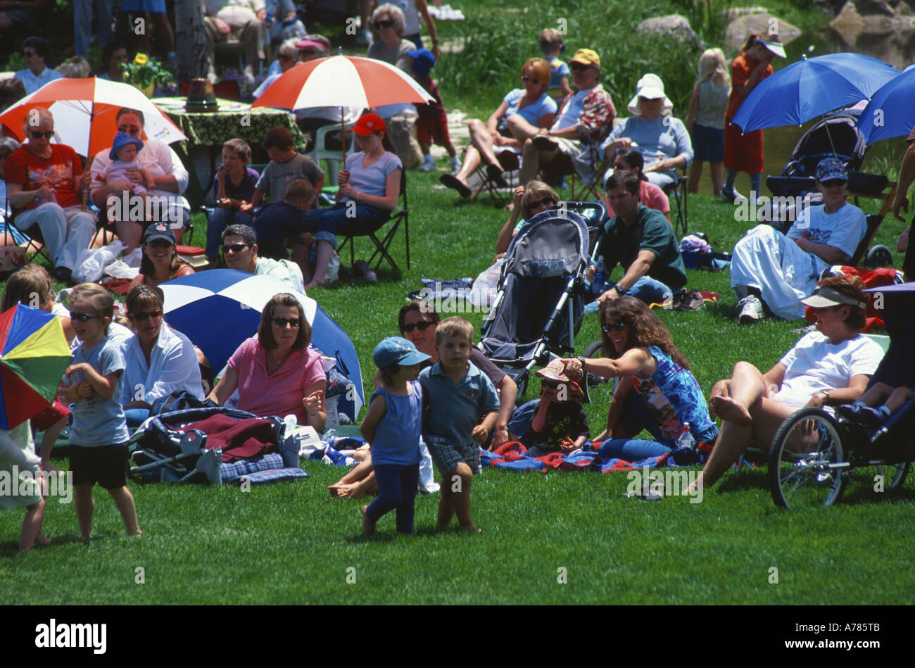 Usa children group hi-res stock photography and images - Alamy