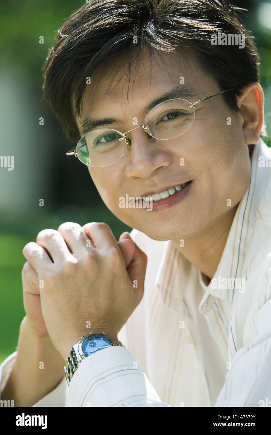 Man, smiling at camera, portrait Stock Photo - Alamy
