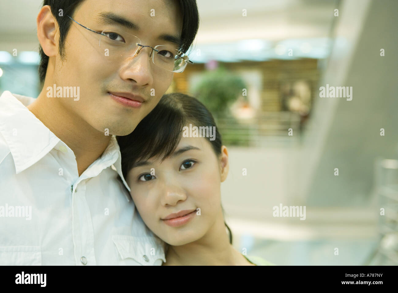 Two chinese man in mall hi-res stock photography and images - Alamy