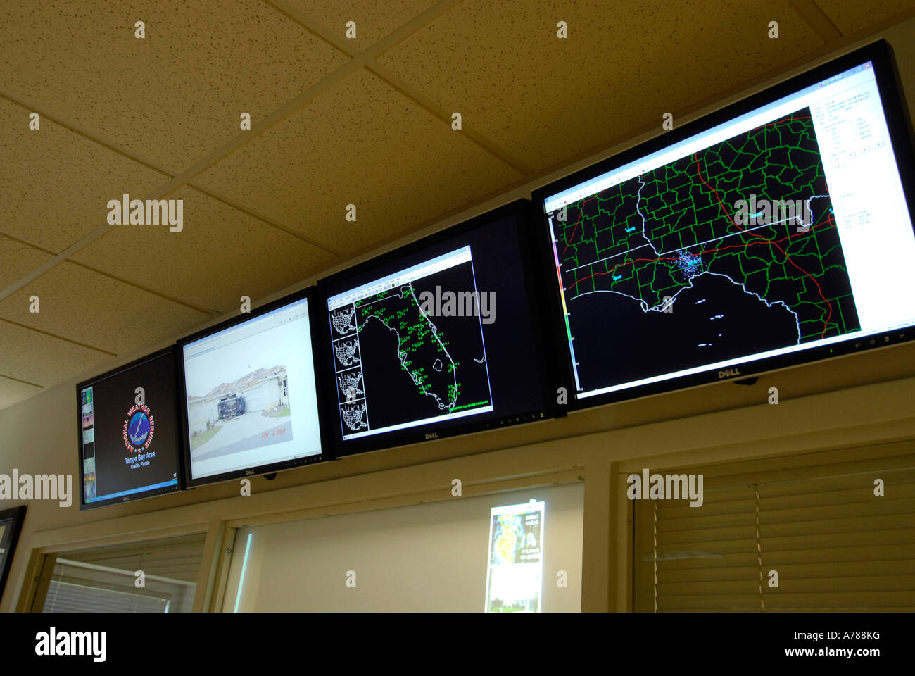 Radar screen hi-res stock photography and images - Alamy