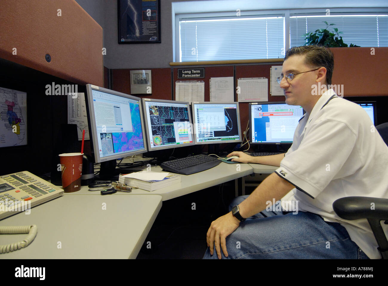Doppler radar storm screen hi-res stock photography and images - Alamy