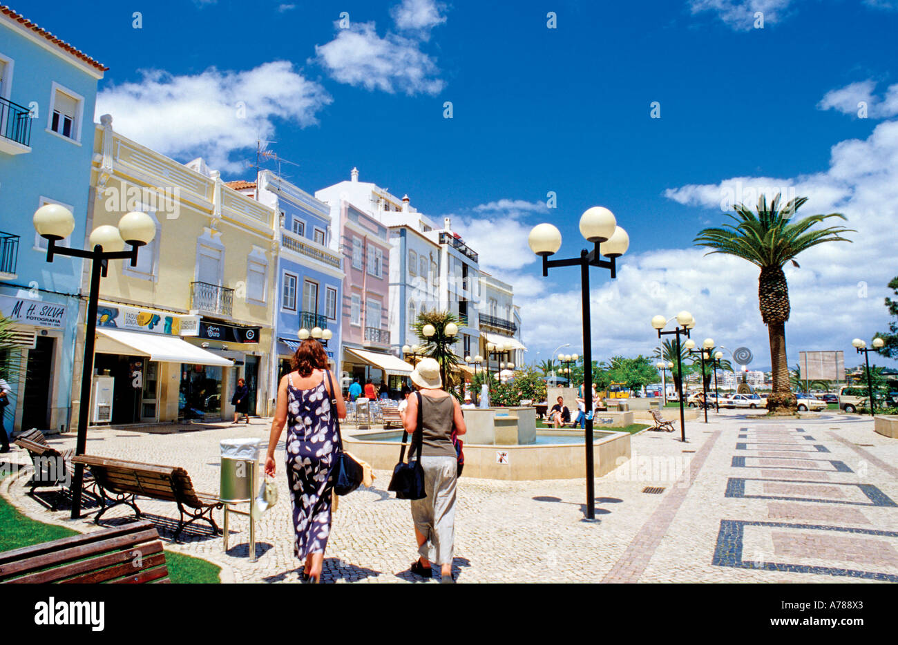 People walking street lagos hi-res stock photography and images - Alamy