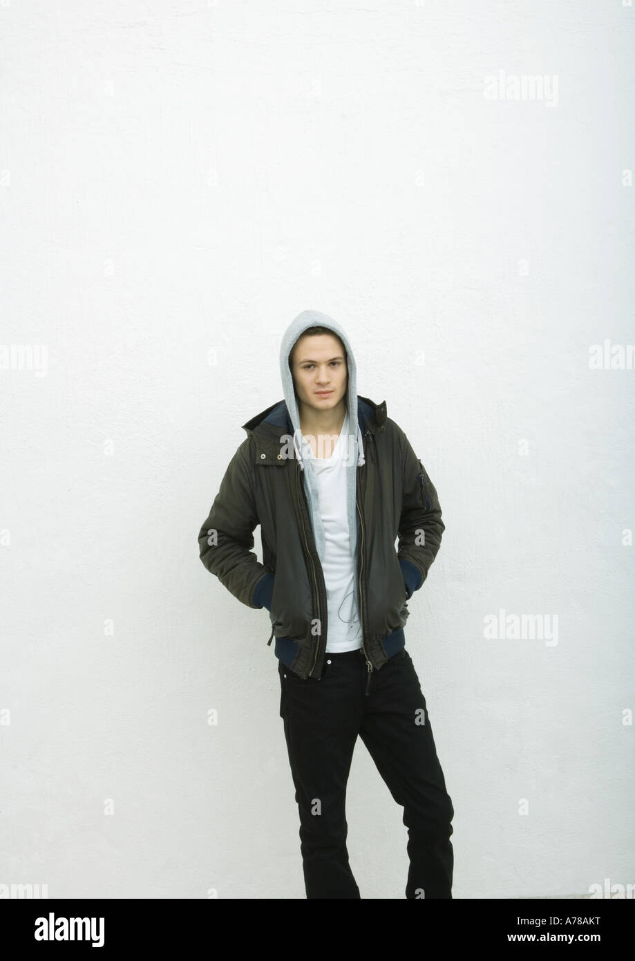 Men wearing hoods hi-res stock photography and images - Alamy