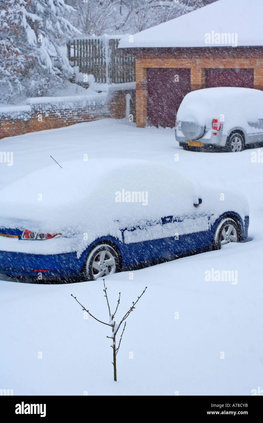CARS STUCK IN DEEP SNOW Stock Photo - Alamy
