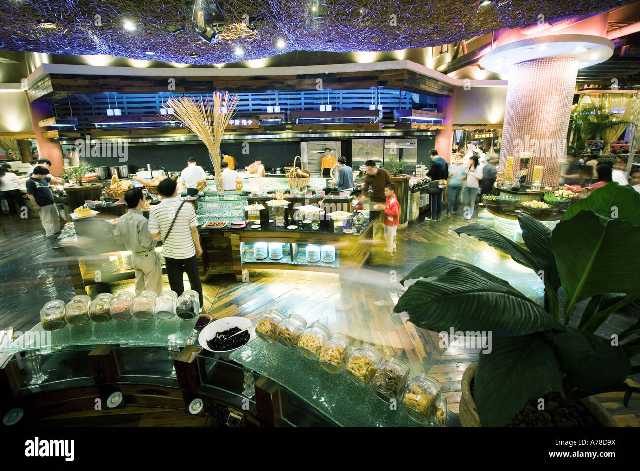 Cafeteria in shopping mall Stock Photo - Alamy