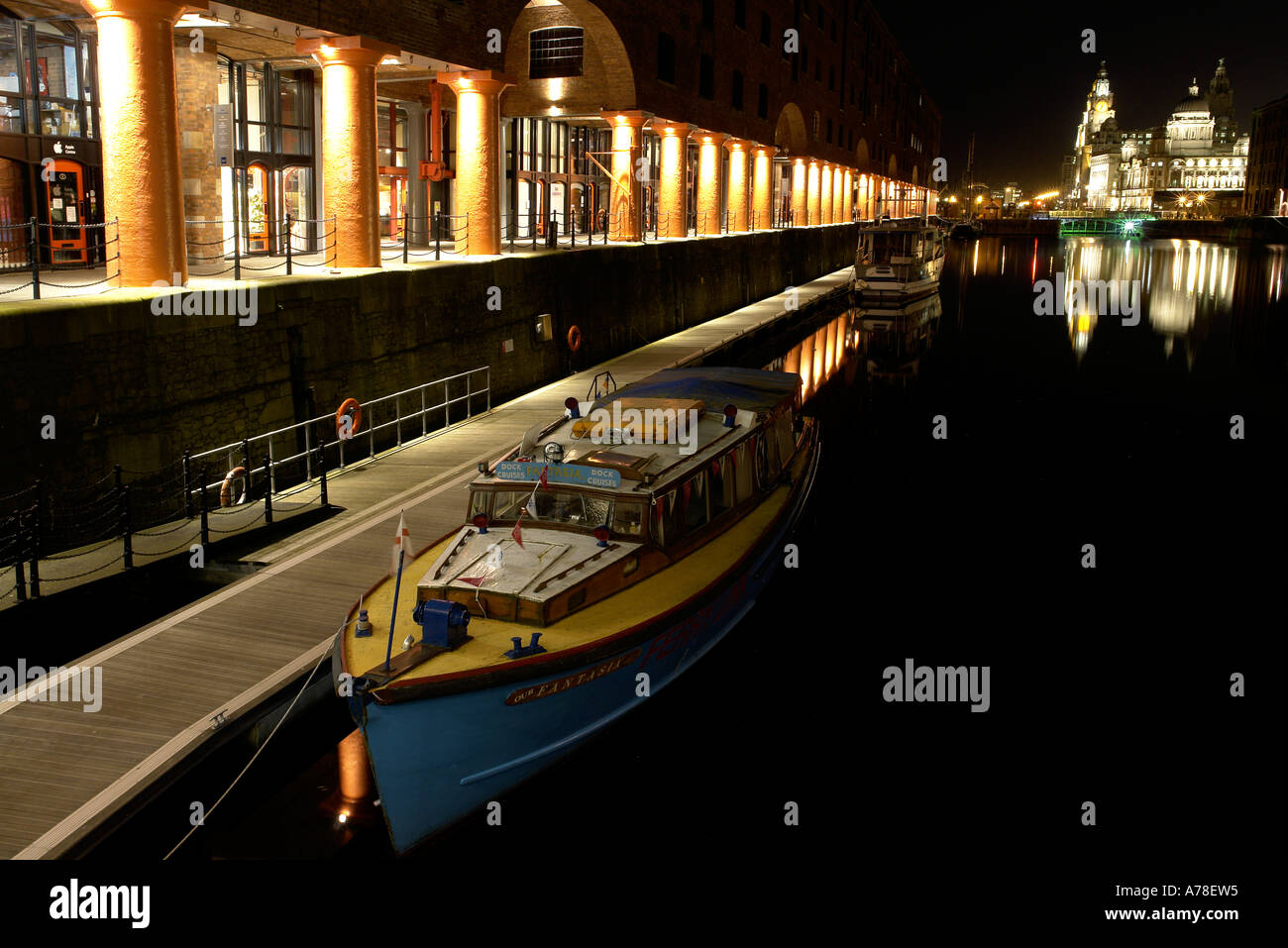 Albert Dock Liverpool at Night Stock Photo - Alamy