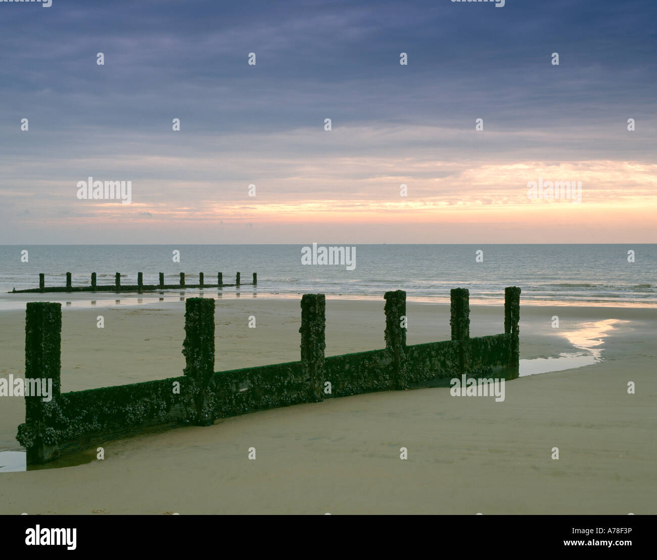 Dymchurch beach kent england uk hi-res stock photography and images - Alamy