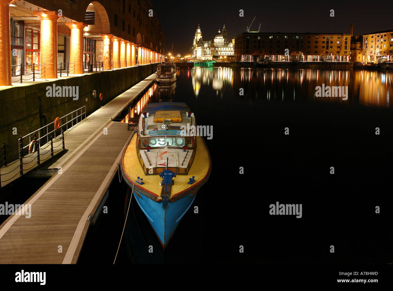 Albert Dock at Night Stock Photo - Alamy