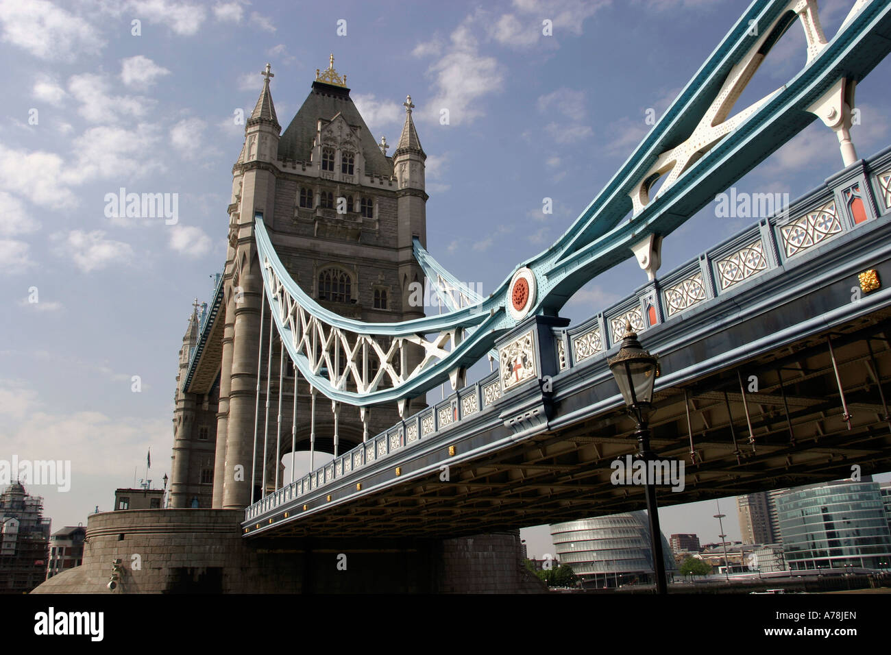 Raising bridge tower london england hi-res stock photography and images ...