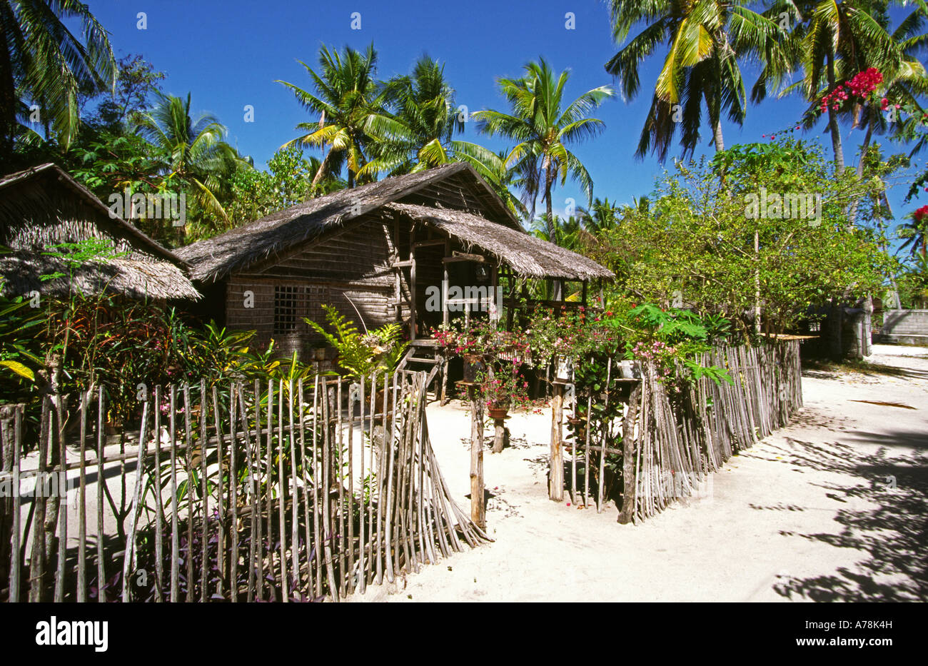 Philippines house garden hi-res stock photography and images - Alamy