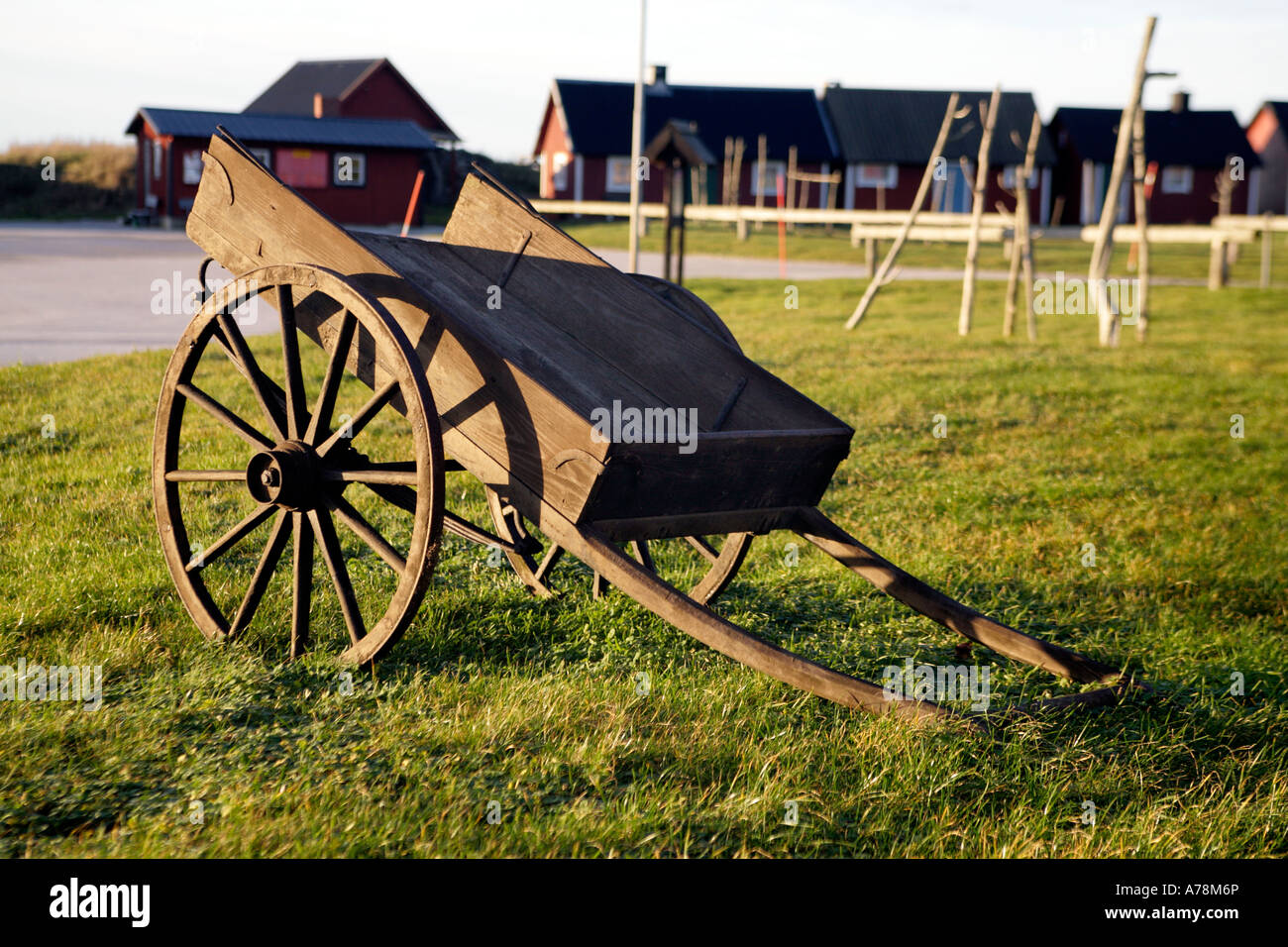 Log wheelbarrow wood hi-res stock photography and images - Alamy