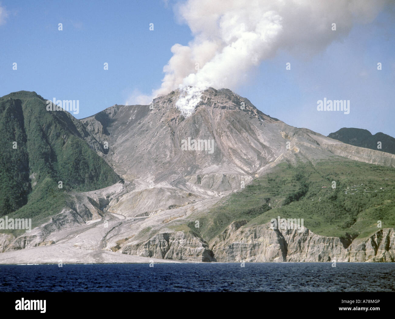 Montserrat volcano 1997 hi-res stock photography and images - Alamy