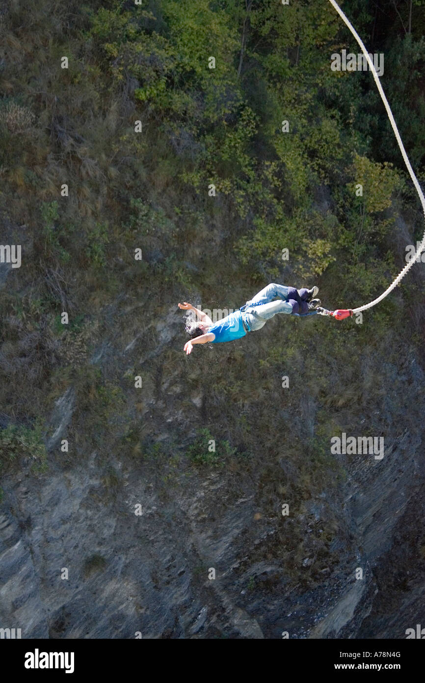 Japanese man on rebound after dunking after jumping from Kawarau Bridge ...