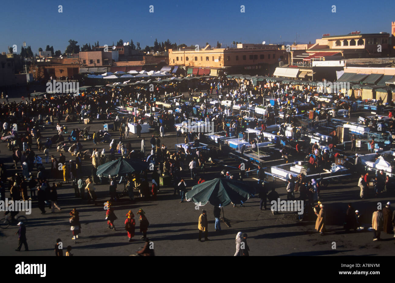 moroccan market square Stock Photo - Alamy