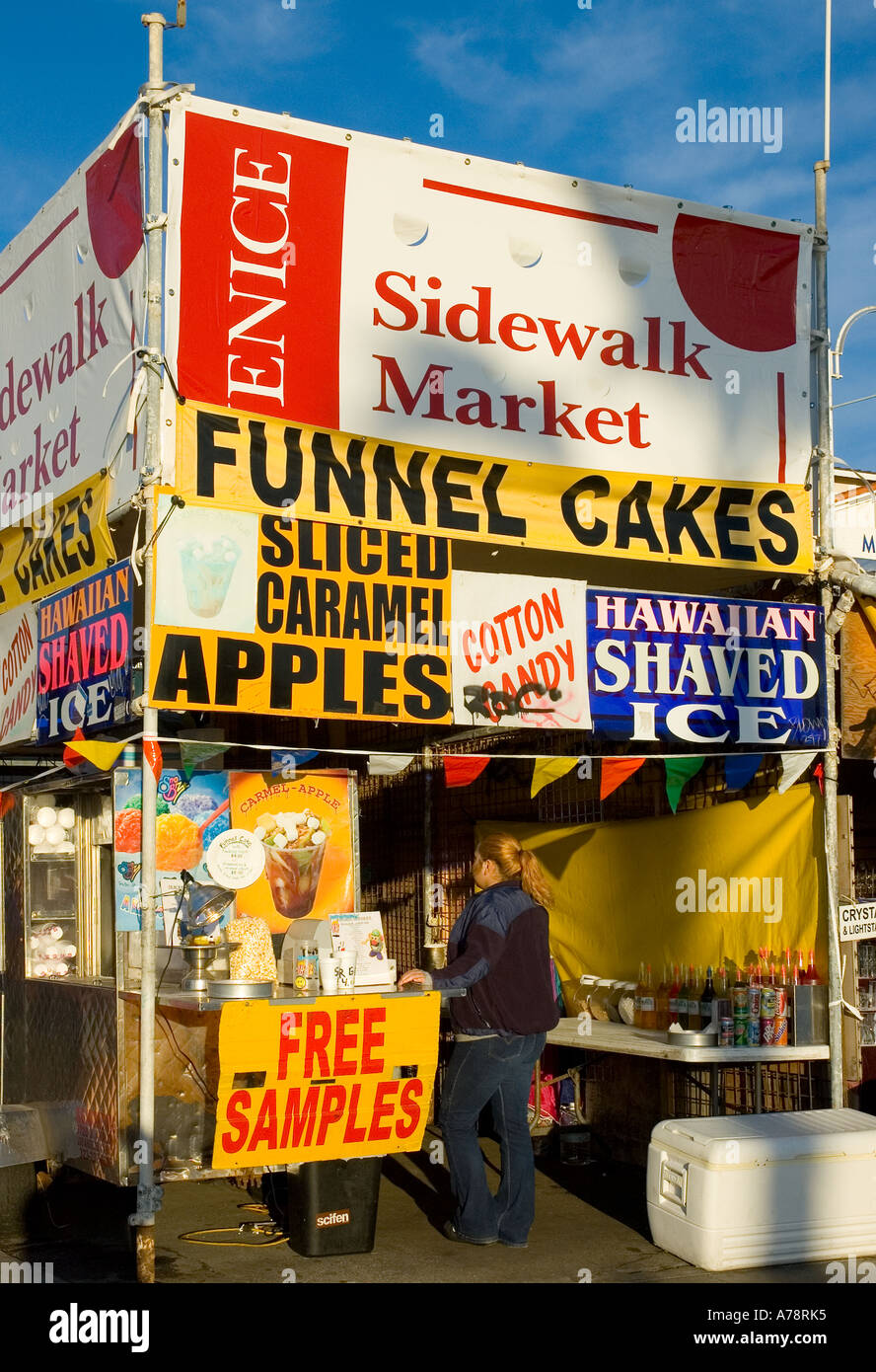 Venice beach food stand Stock Photo - Alamy