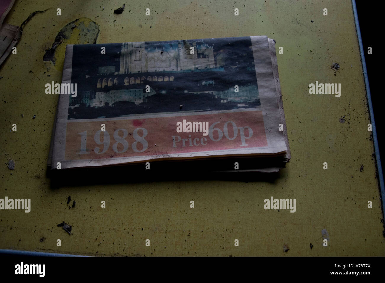 Old newspaper hi-res stock photography and images - Alamy