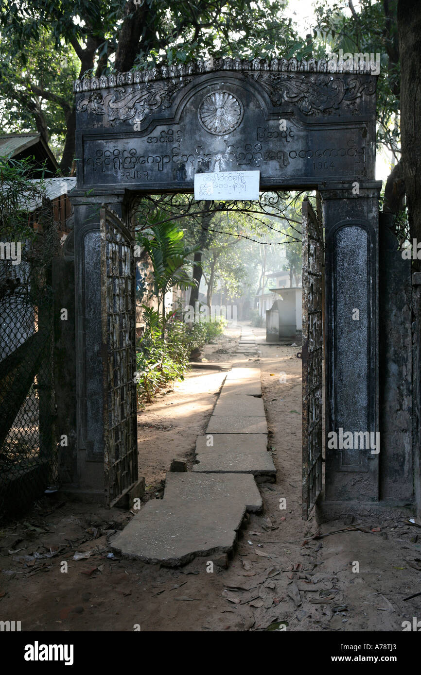 Burma style hi-res stock photography and images - Alamy