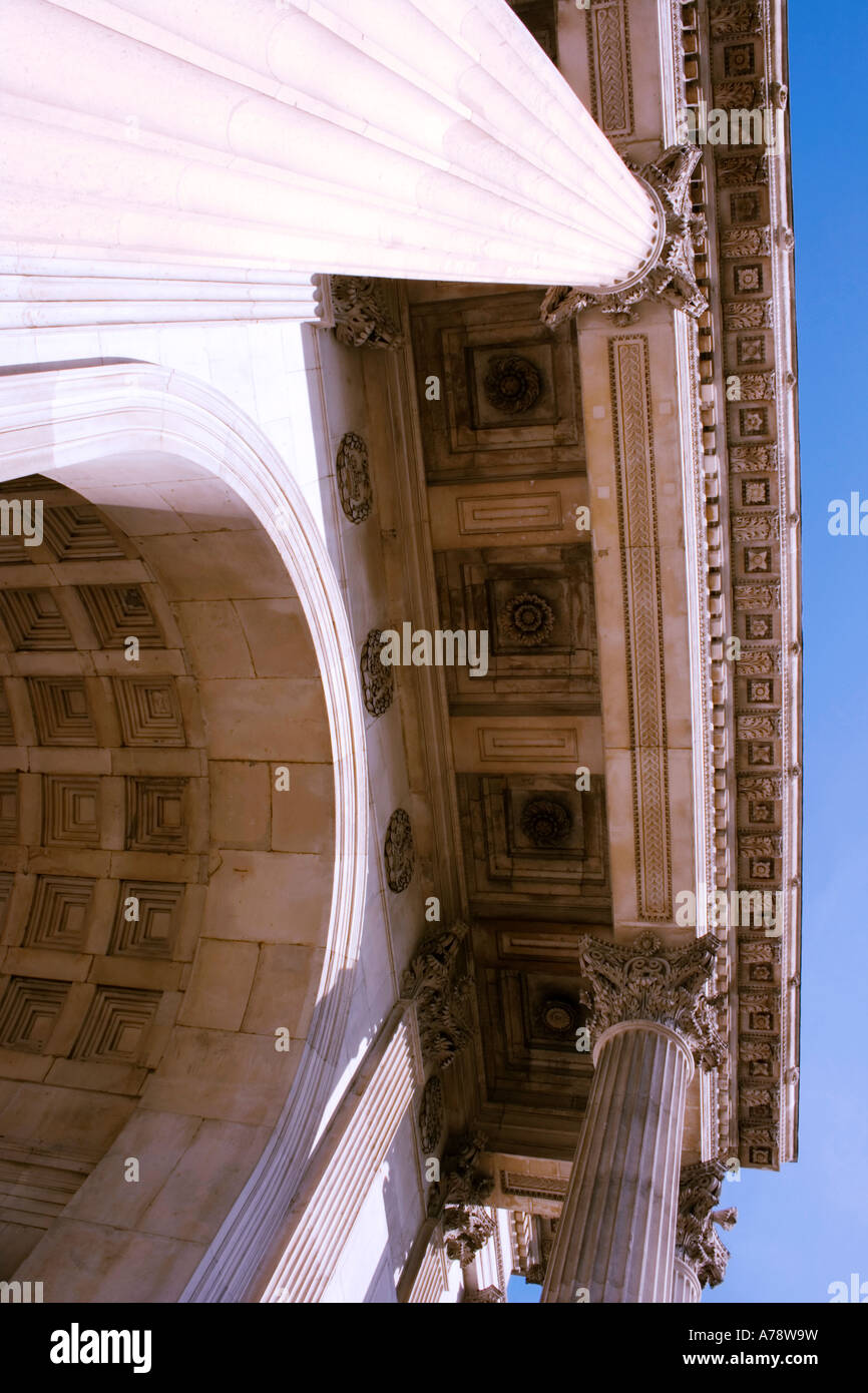 ARCH CEILING. Looking up at Wellington Arch, with emphasis given to the ...