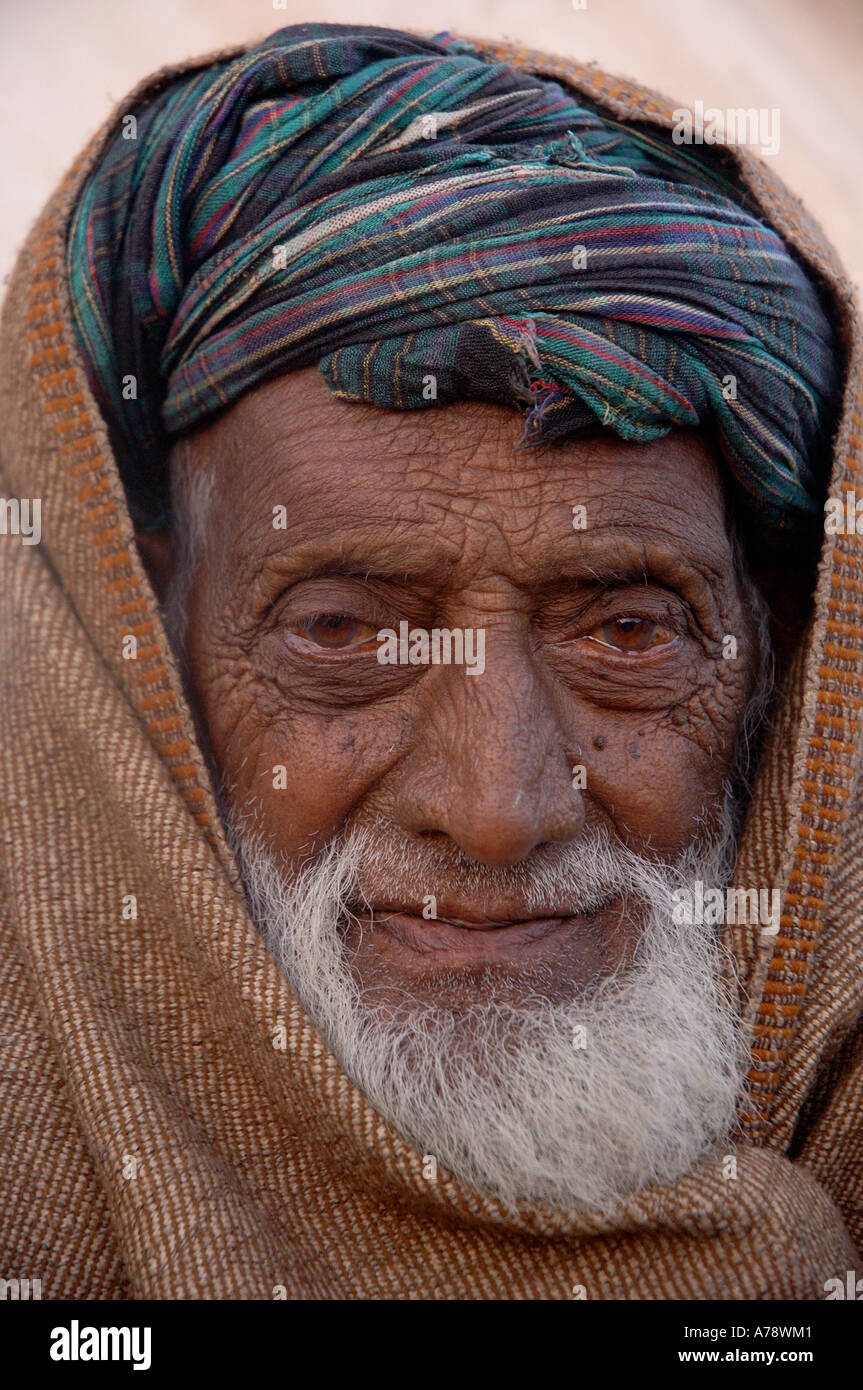 Elderly man portrait pakistan hi-res stock photography and images - Alamy