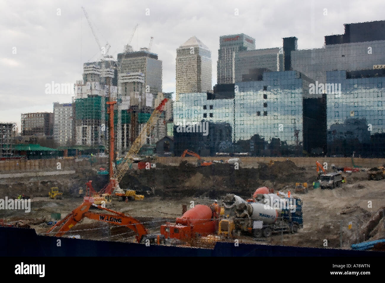 Crossharbour canary wharf hi-res stock photography and images - Alamy