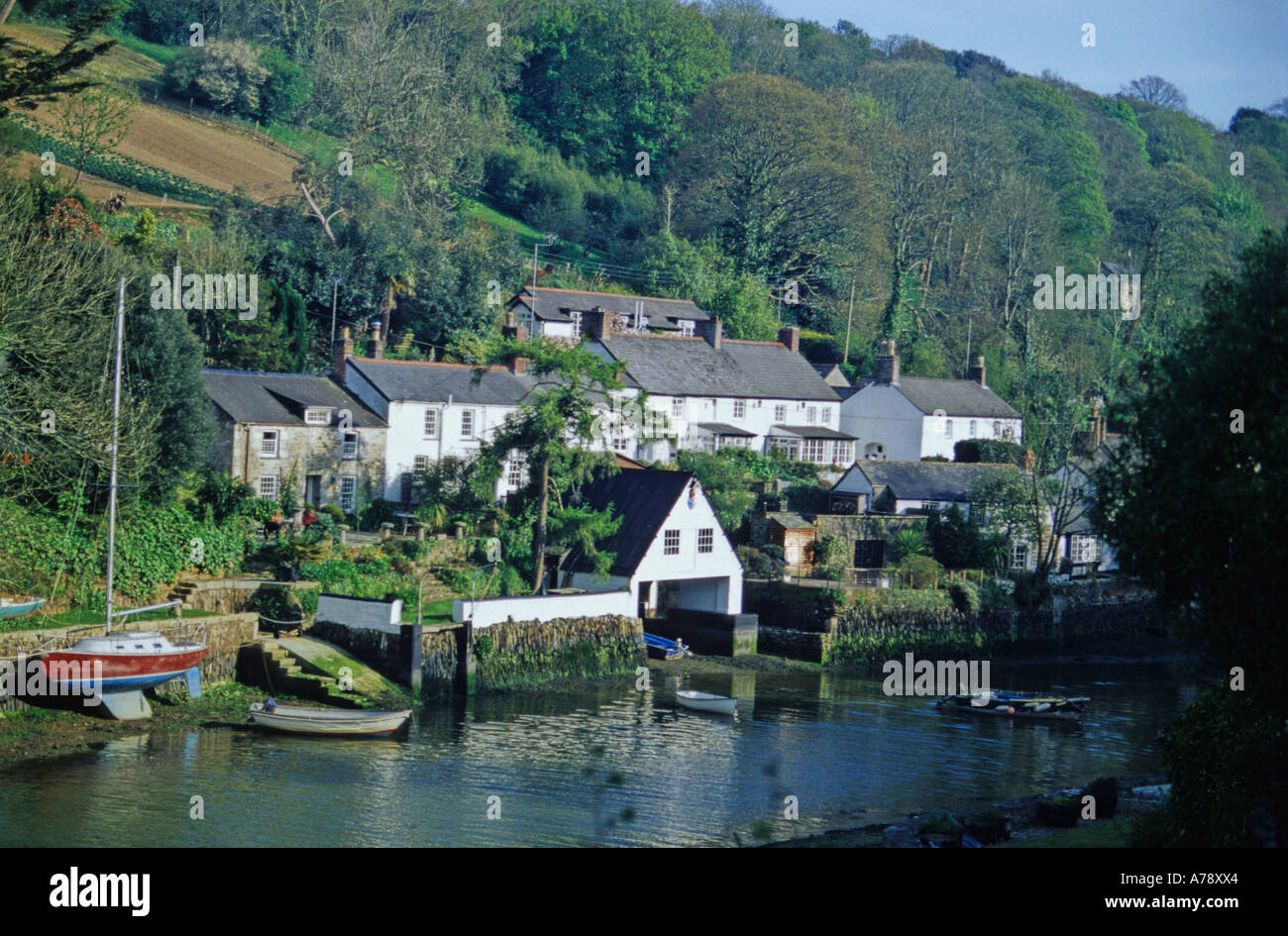 Helford village hi-res stock photography and images - Alamy