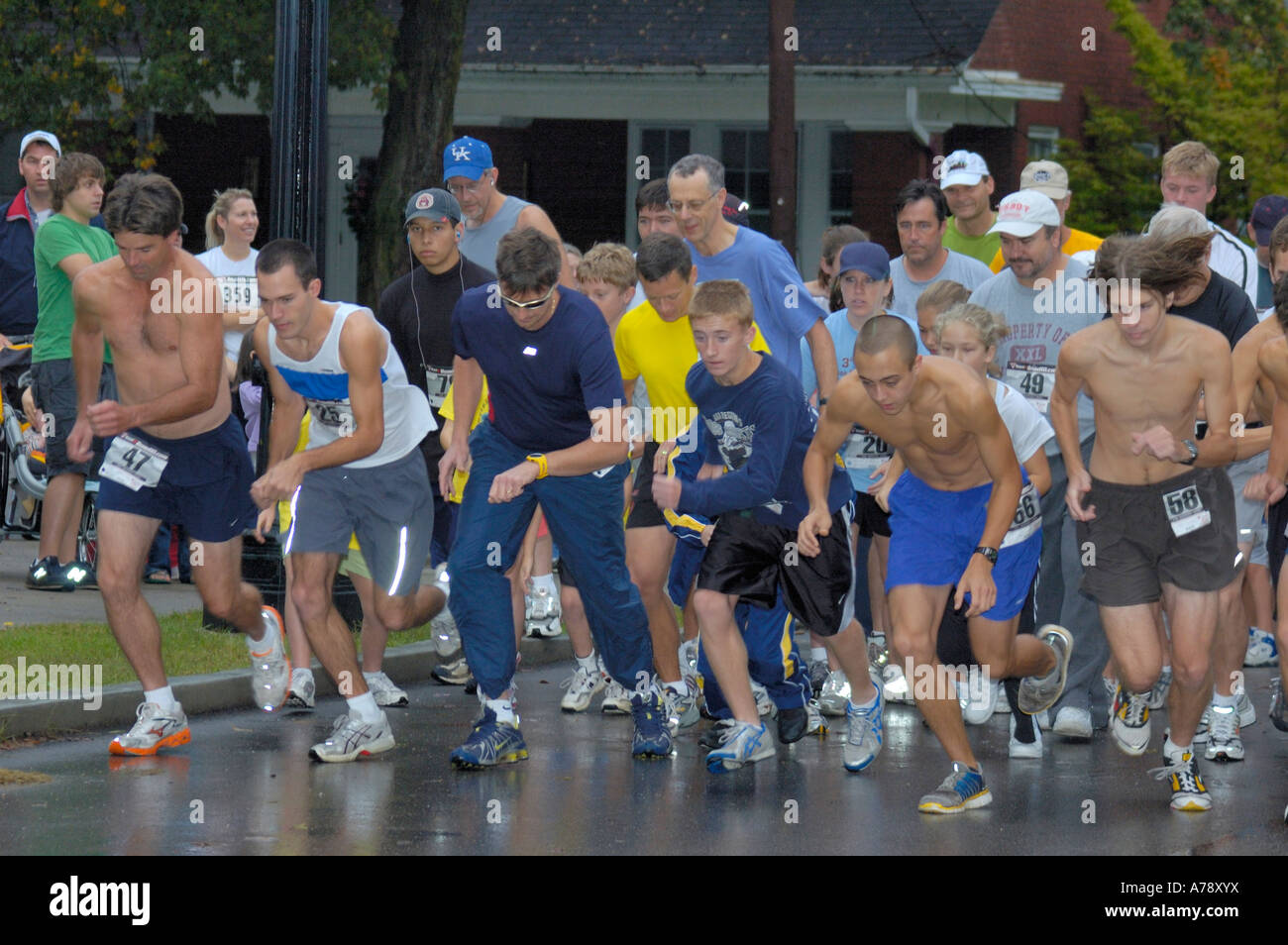Runners 5k hi-res stock photography and images - Alamy