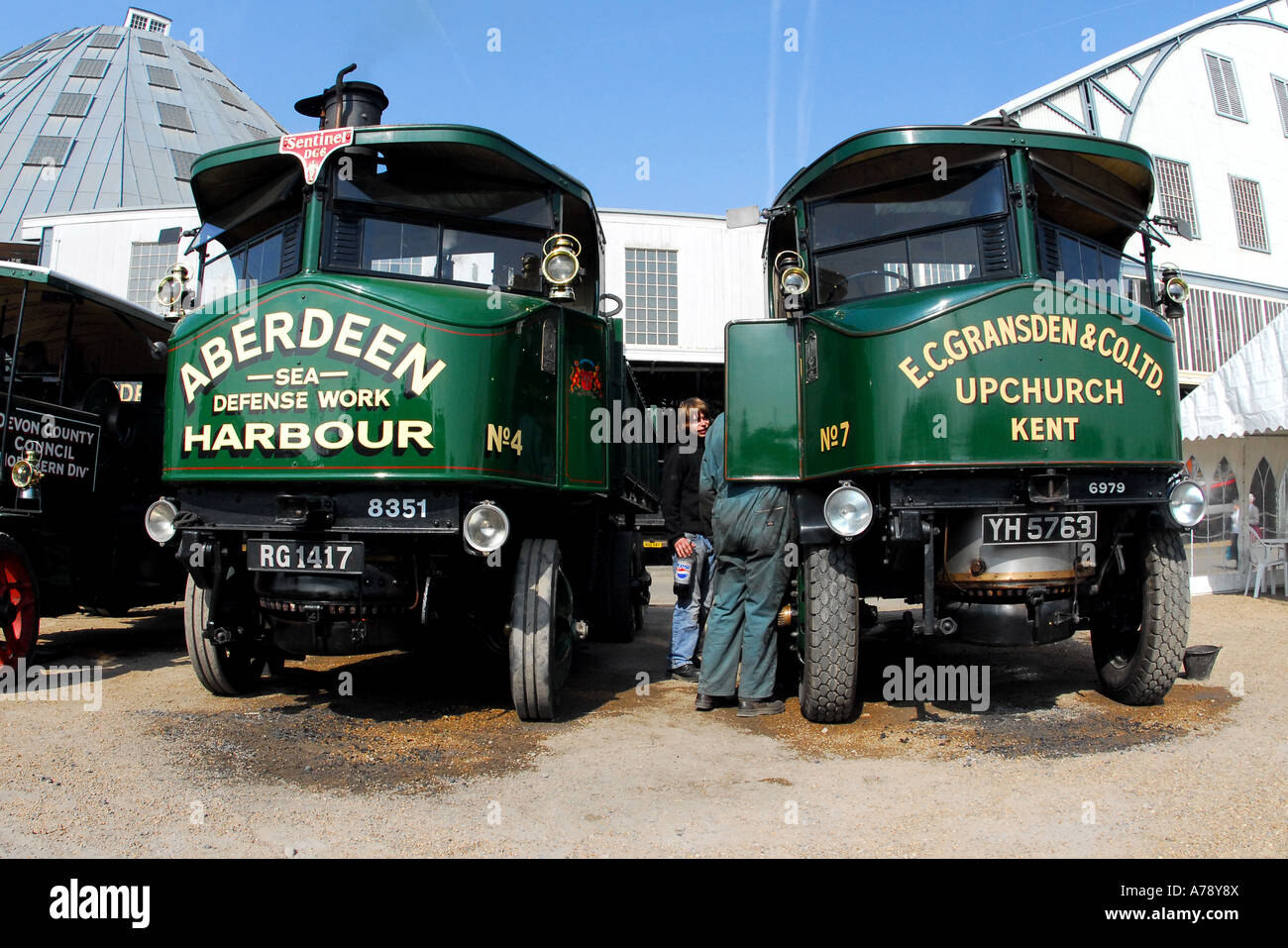 Big lorries hi-res stock photography and images - Alamy