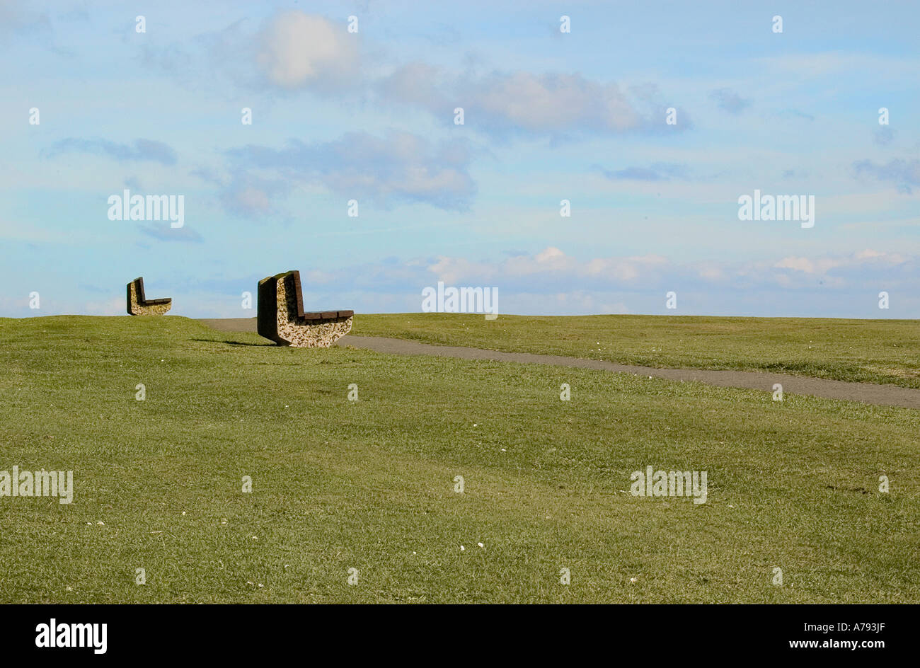 Commons benches hi-res stock photography and images - Alamy