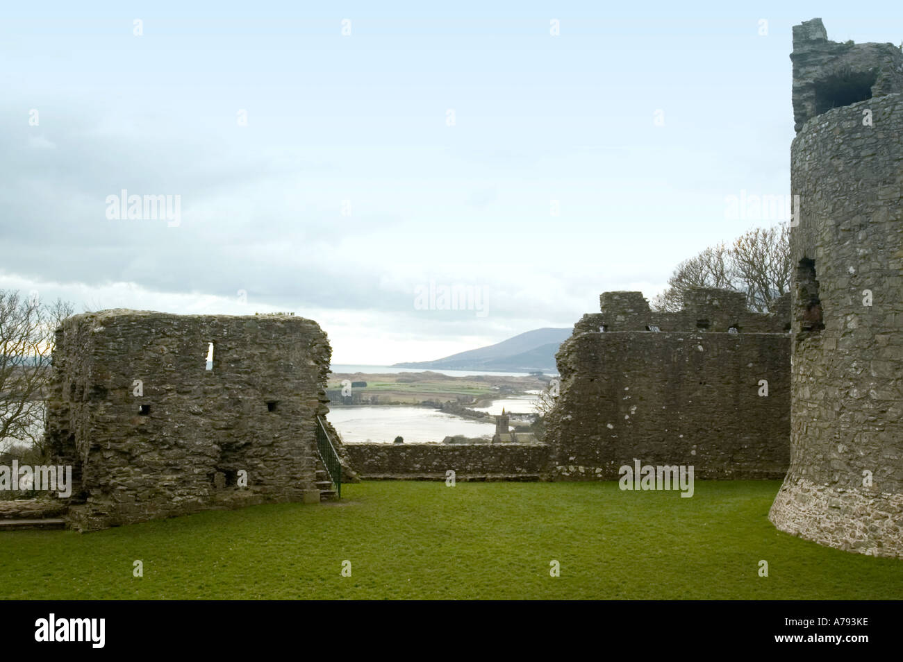 Dundrum castle hi-res stock photography and images - Alamy