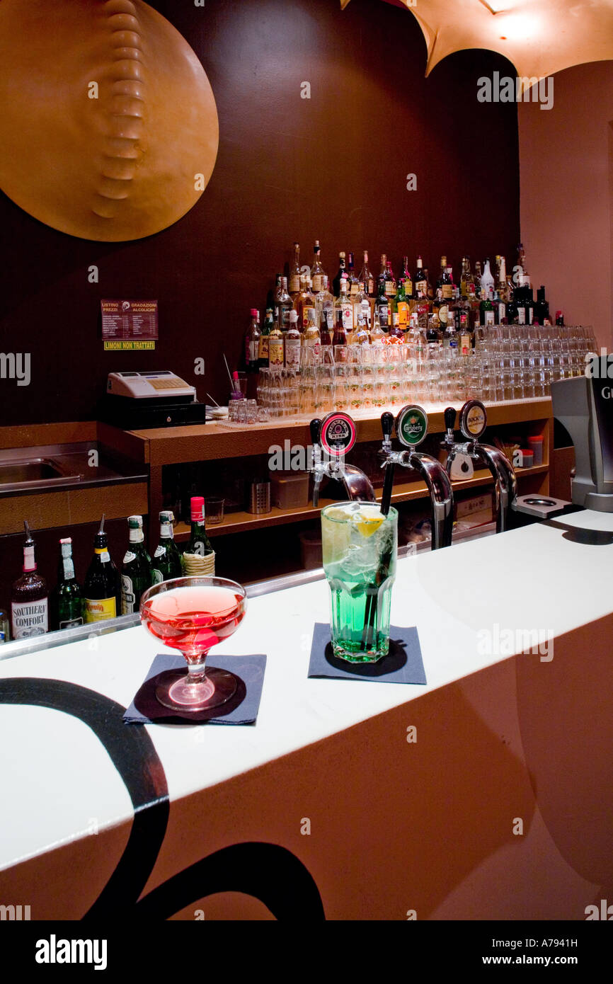 Chill out lounge night club hi-res stock photography and images - Alamy